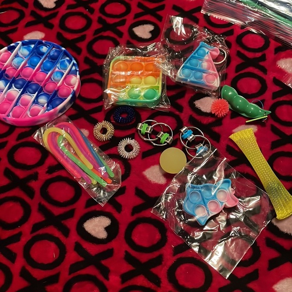 fidgets | Toys | 5 Lots Of Fidgets And Popits All Brand New No Tags But ...